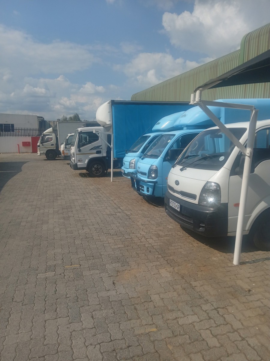 Royal Shift Logistics — Book Now