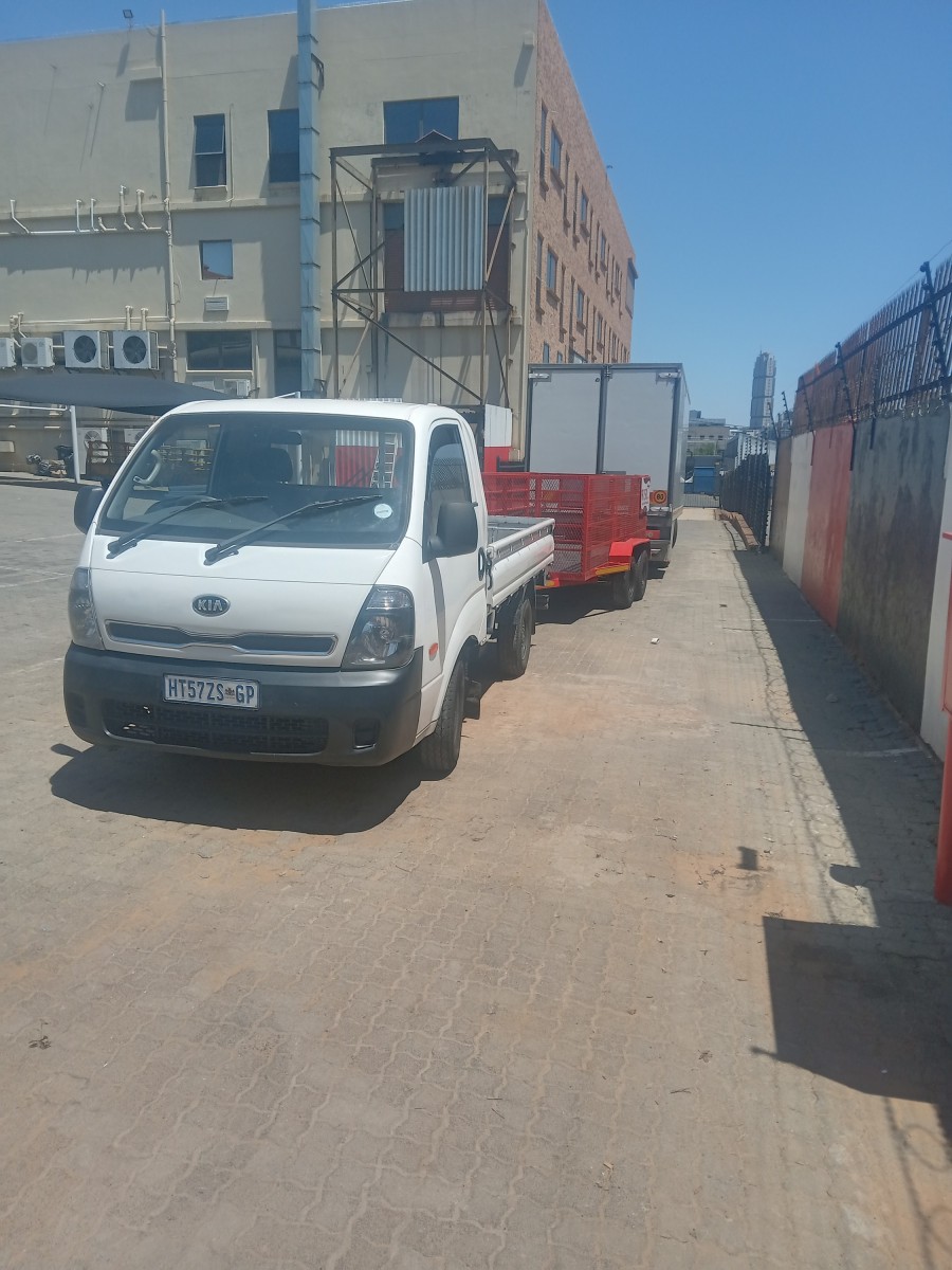 Royal Shift Logistics — Book Now