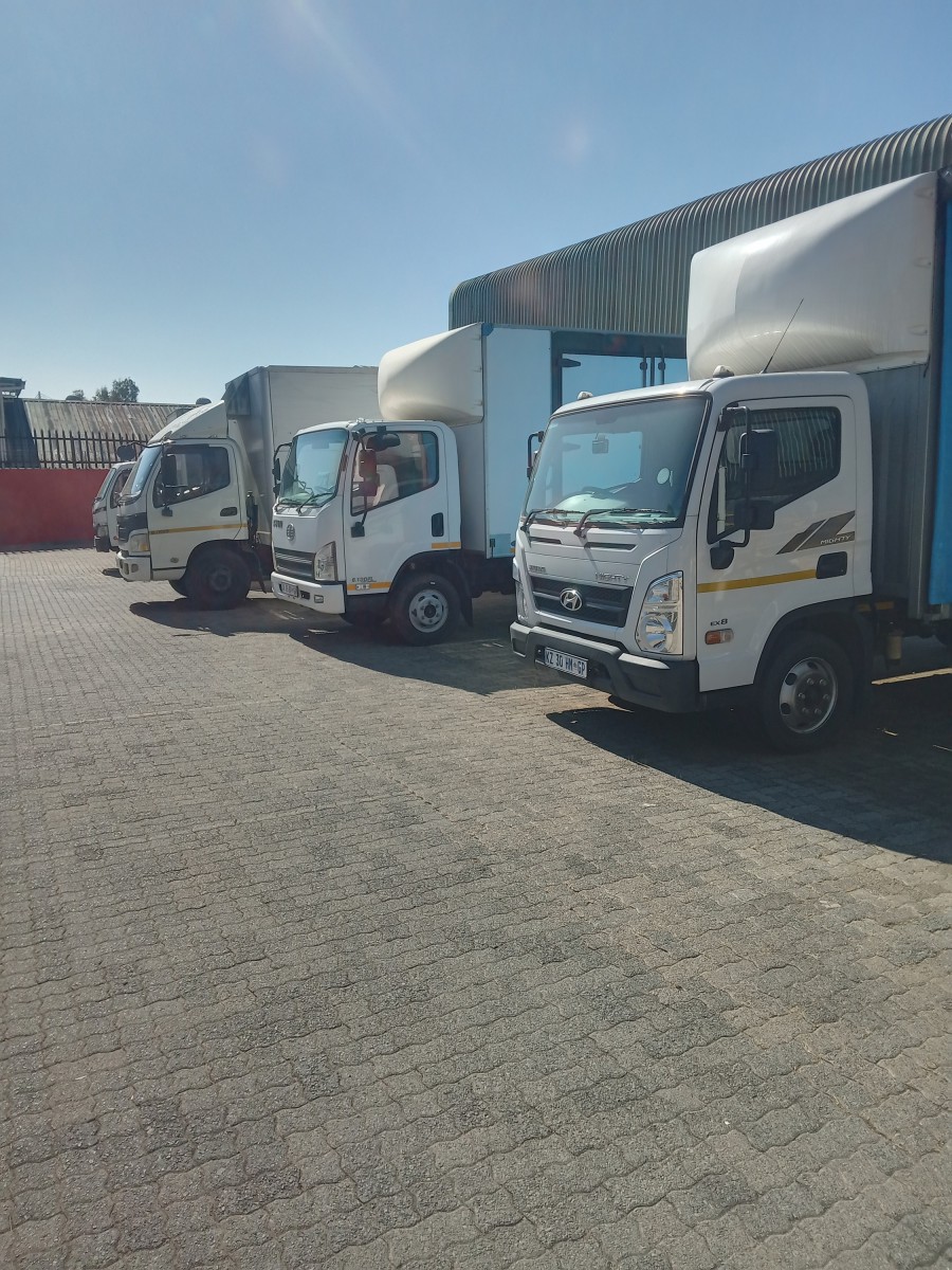 Royal Shift Logistics — Book Now