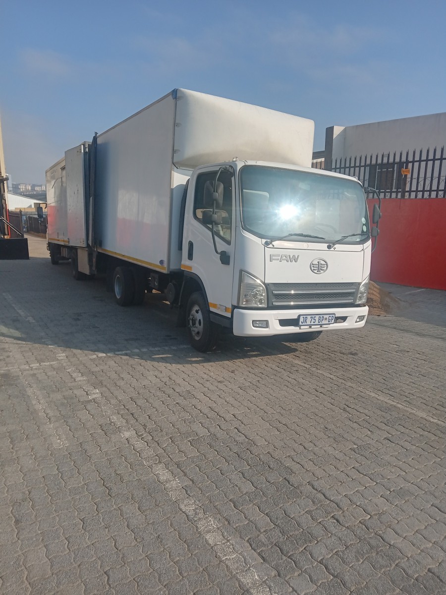 Royal Shift Logistics — Book Now